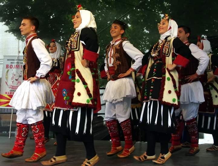 Traditional Clothing - Be in Macedonia